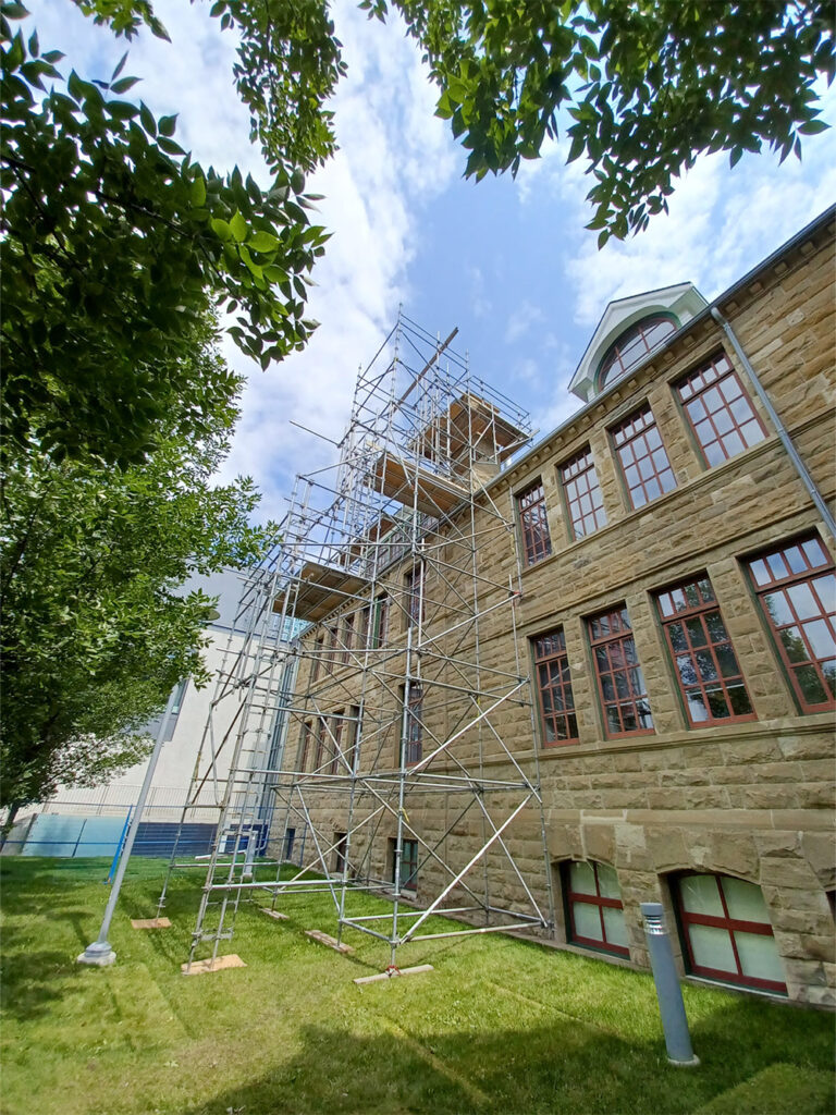 Calgary Scaffolding Project – Dr. Carl Safran Center Commercial Scaffold